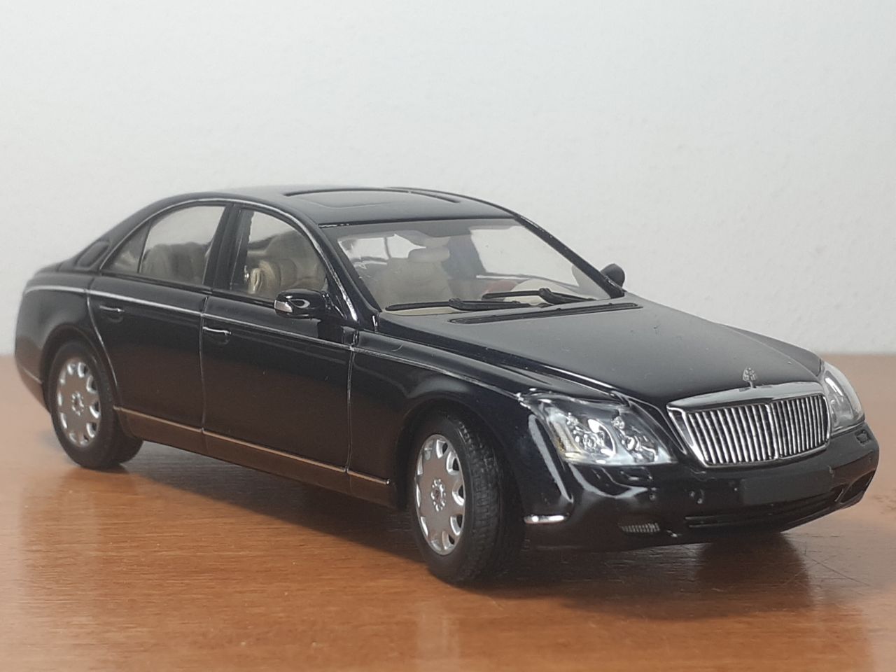 Maybach 57 – 2002 – 1:43 Ortúzar